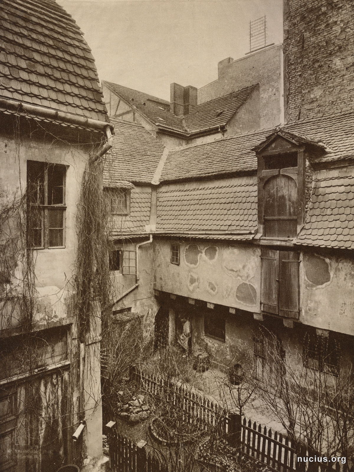 9-das-malerische-berlin-hof-des-hauses-an-der-fischerbruecke-nr-4 | Nucius!